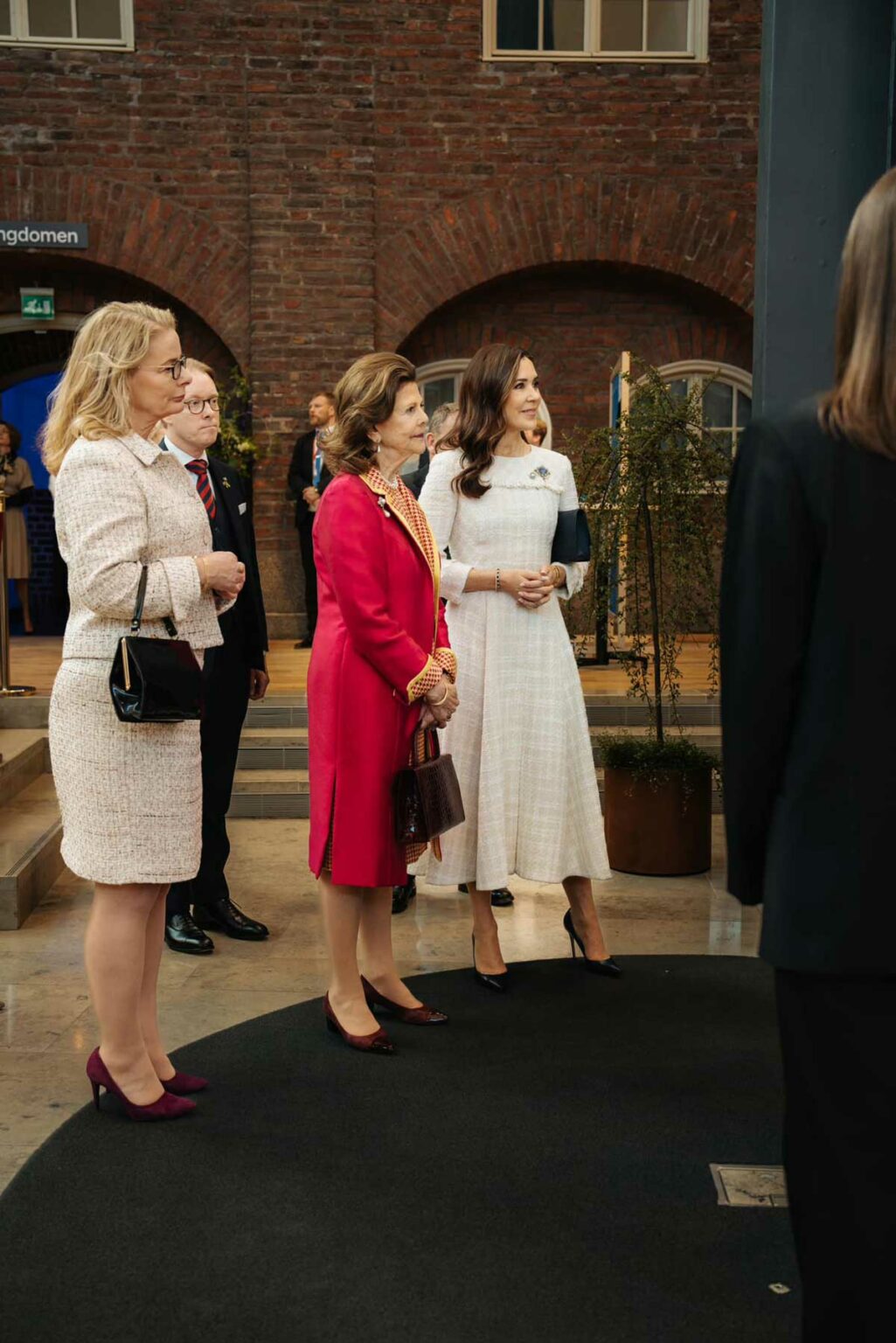 Le roi Frederik X et la reine Mary rencontrent les autorités suédoises ...