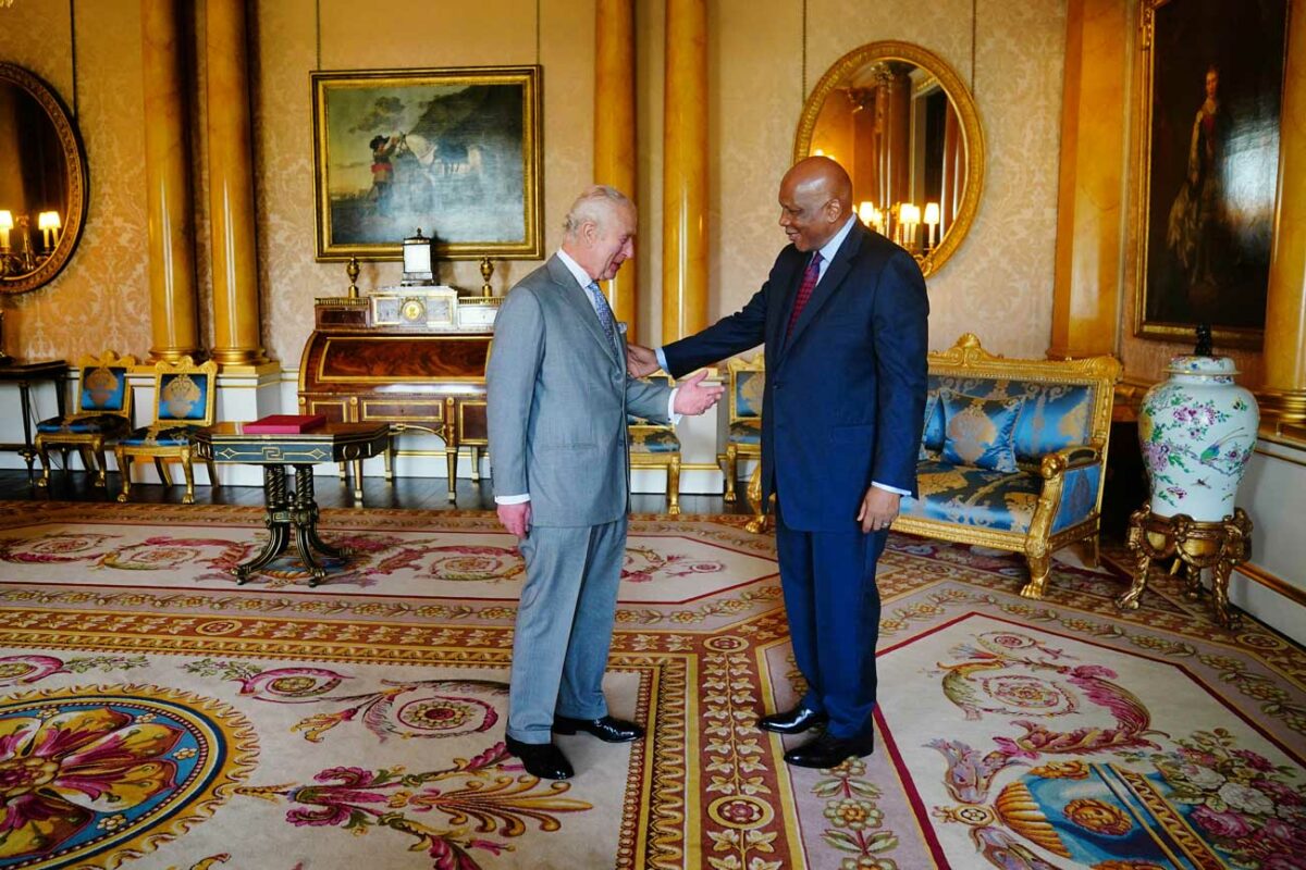 Le roi Charles III reçoit le roi Letsie III au palais de Buckingham