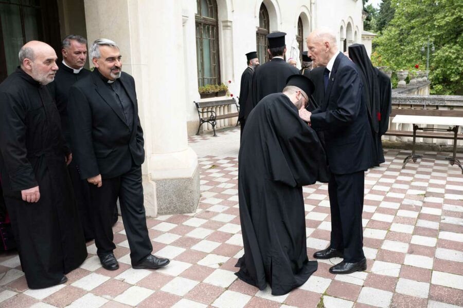 Le roi Siméon II et la famille royale rapatrient les cendres du roi ...