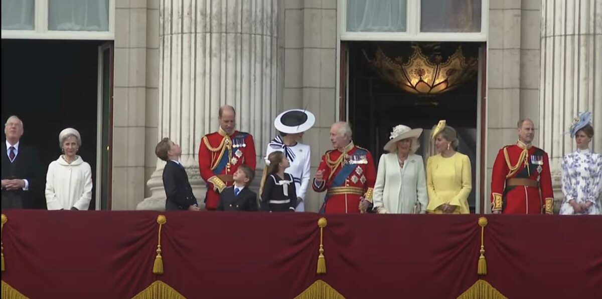L'apparition tant attendue de la princesse de Galles au balcon avec la ...