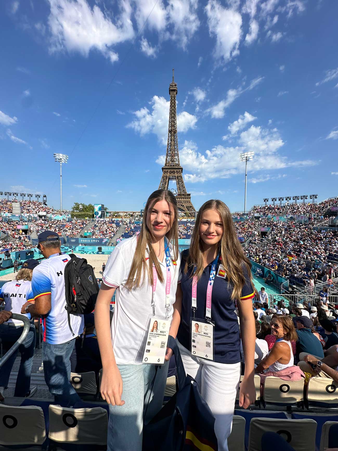 La princesse Leonor et l'infante Sofia dans les tribunes pour assurer ...