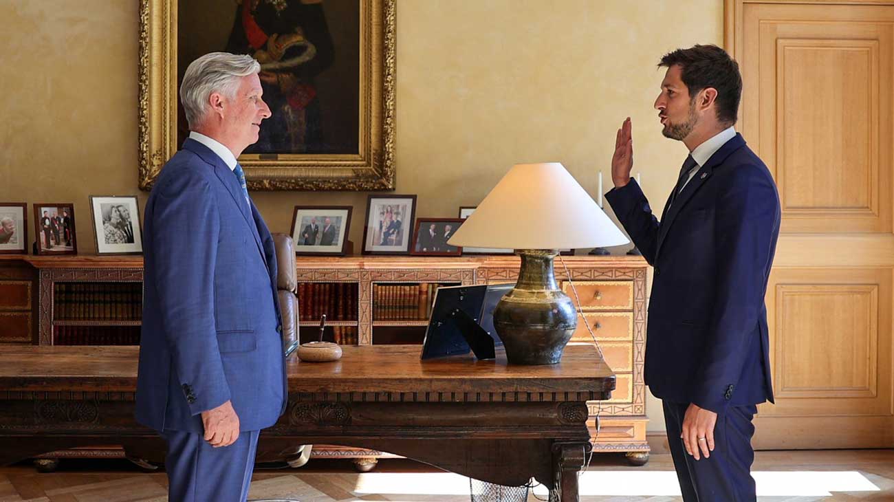 Le ministre-président wallon Adrien Dolimont prête serment devant le ...