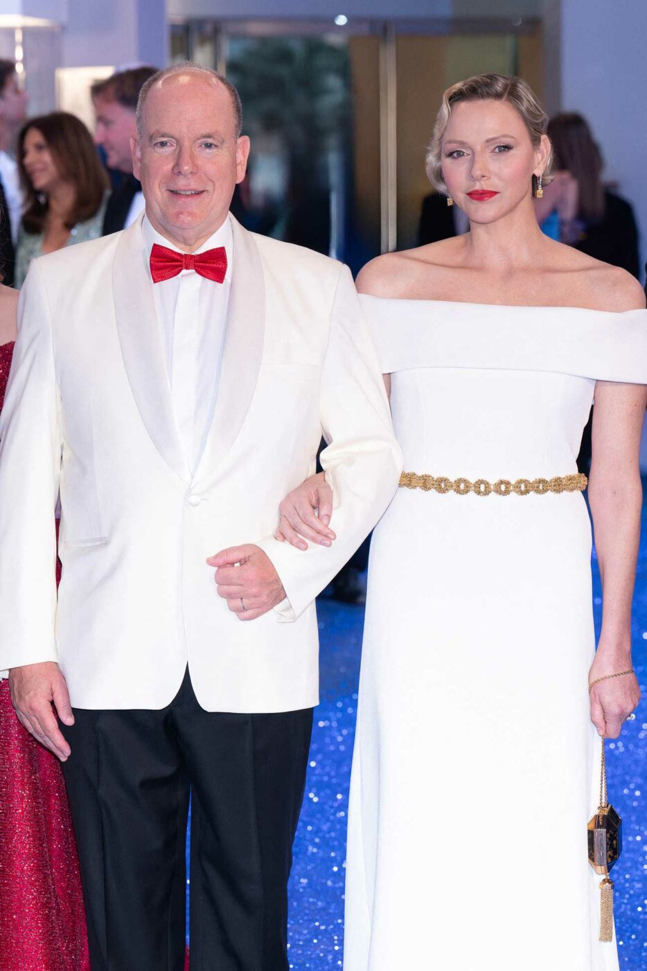 Le prince Albert II et la princesse Charlène immaculés au 75e gala de ...