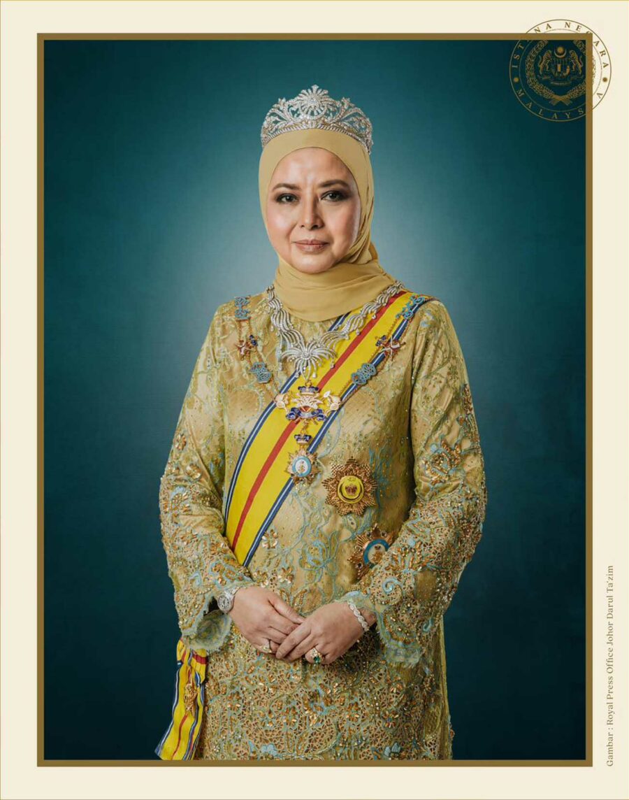 Portraits officiels du roi Ibrahim et de la reine Zarith Sofiah avant le couronnement du roi de ...