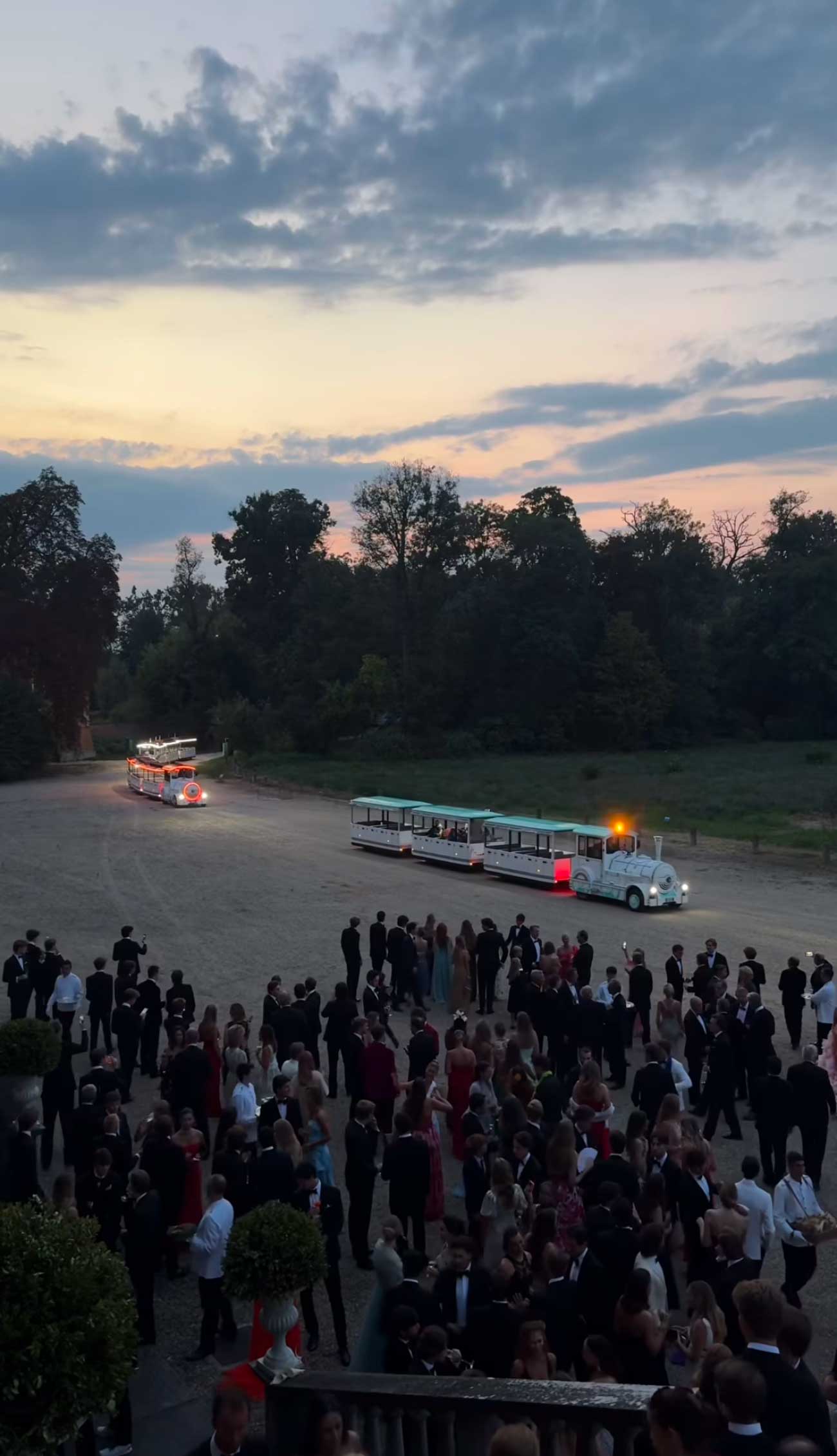 La soirée royale de la princesse Louise de Belgique avec les princesses ...