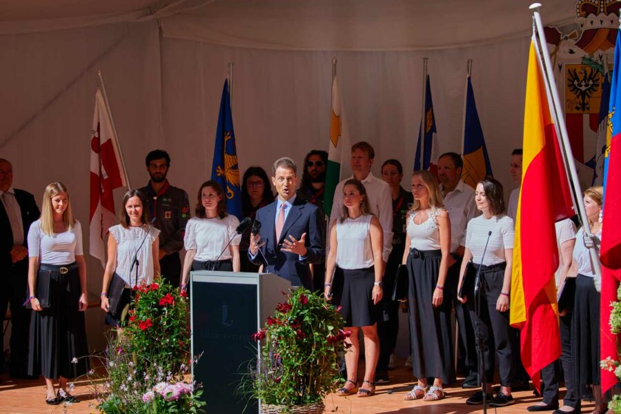 Rare apparition du prince Joseph Wenzel de Liechtenstein pour les 20 ...