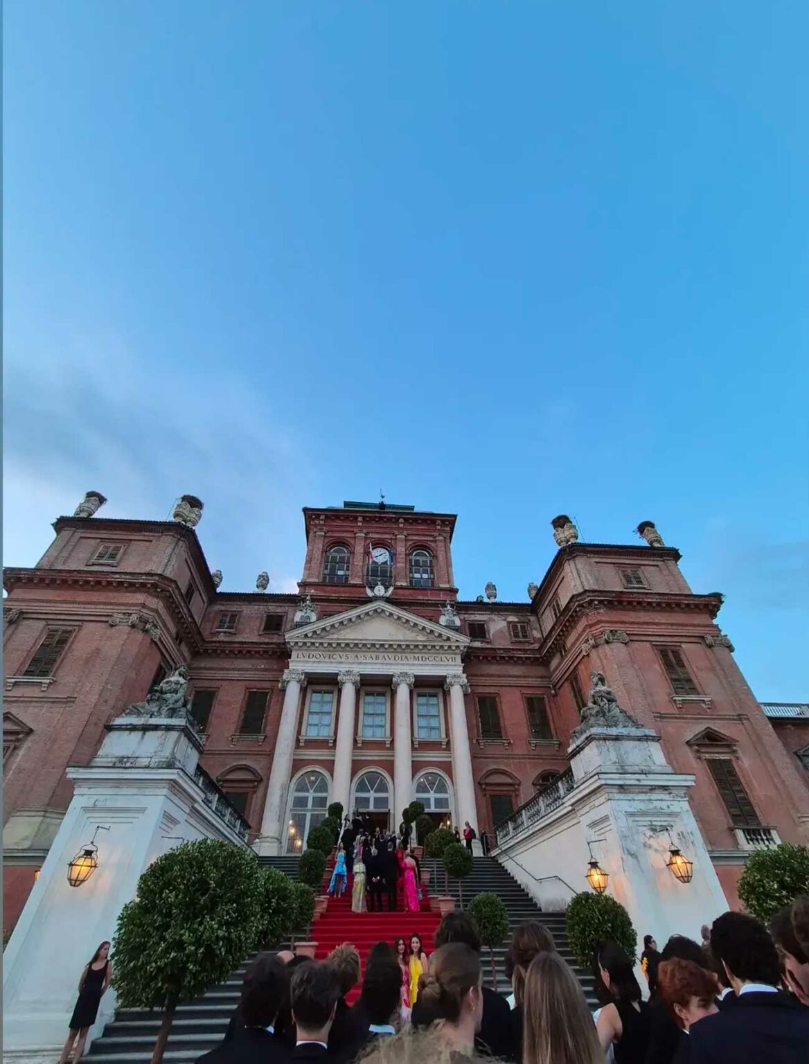 La soirée royale de la princesse Louise de Belgique avec les princesses ...