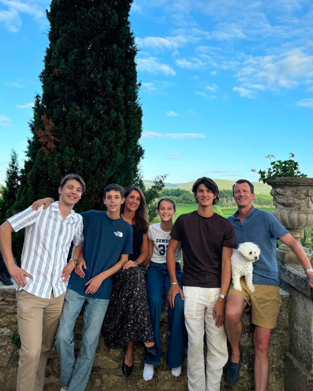 Aventurier en Nouvelle-Zélande et casanier avec sa famille en France, le comte Nikolai marque ...