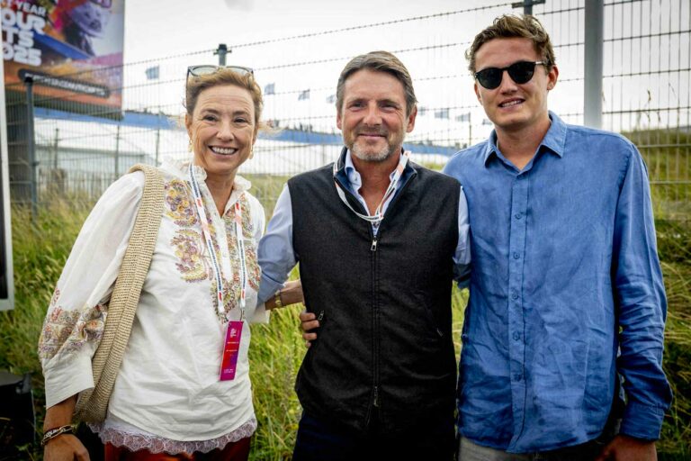 La princesse Alexia et le comte Casimir au Grand Prix des Pays-Bas avec ...