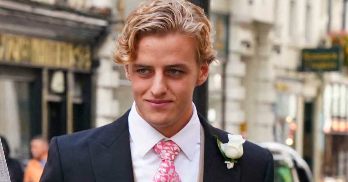 Alexander Ogilvy suit la trace des princes de la famille royale en ...