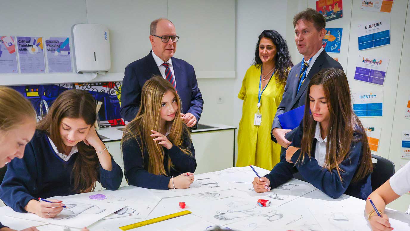 Le prince Albert inaugure le nouveau campus de l'International School ...