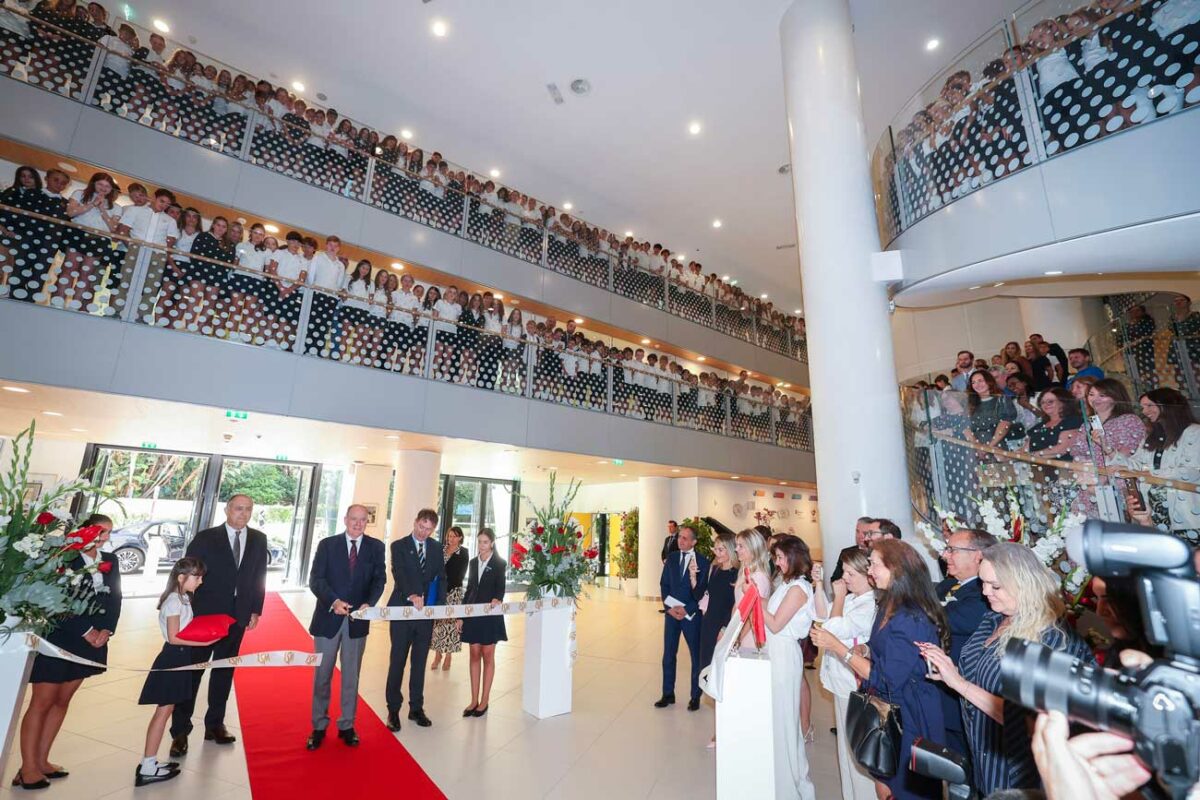 Le prince Albert inaugure le nouveau campus de l'International School ...