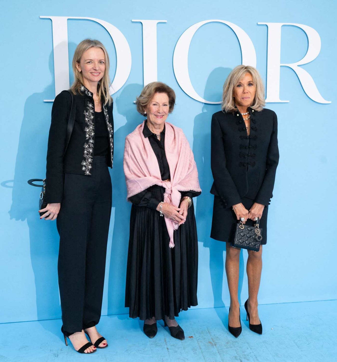 La reine Sonja et Brigitte Macron proches de la famille Arnault au ...