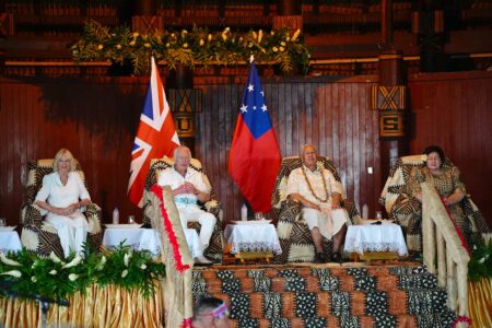 Le souverain samoan accueille le roi Charles III lors d'une ...