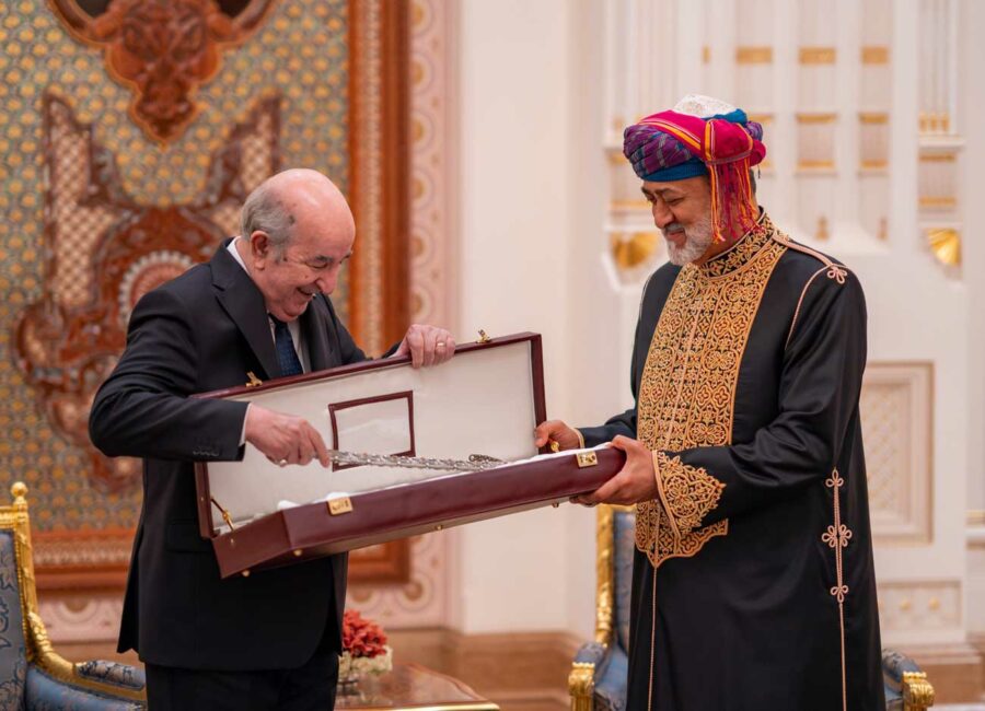 Le sultan d'Oman distingue le président Tebboune de la plus haute ...
