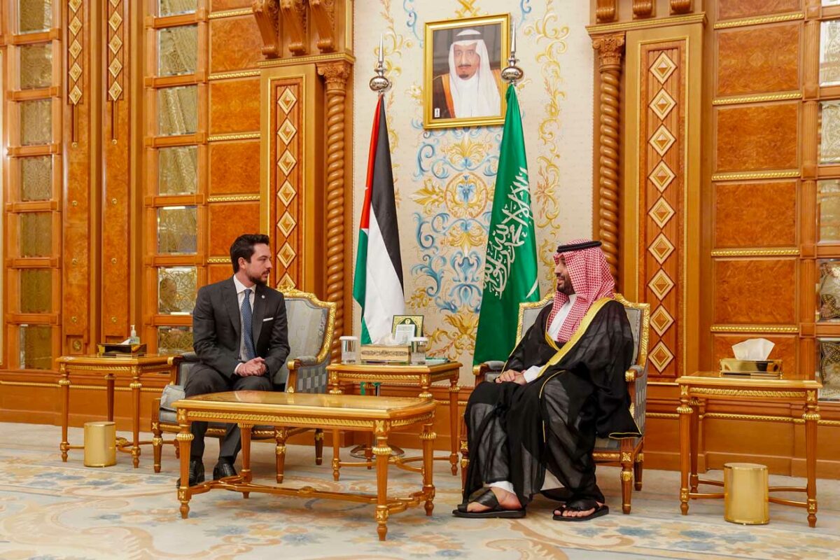 Le prince héritier de Jordanie et le prince héritier d'Arabie saoudite ...