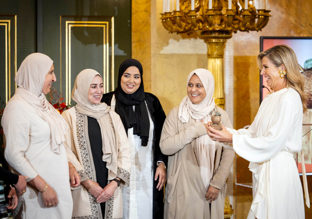 La reine Máxima récompense la lutte contre la solitude en remettant les Appeltjes de la ...