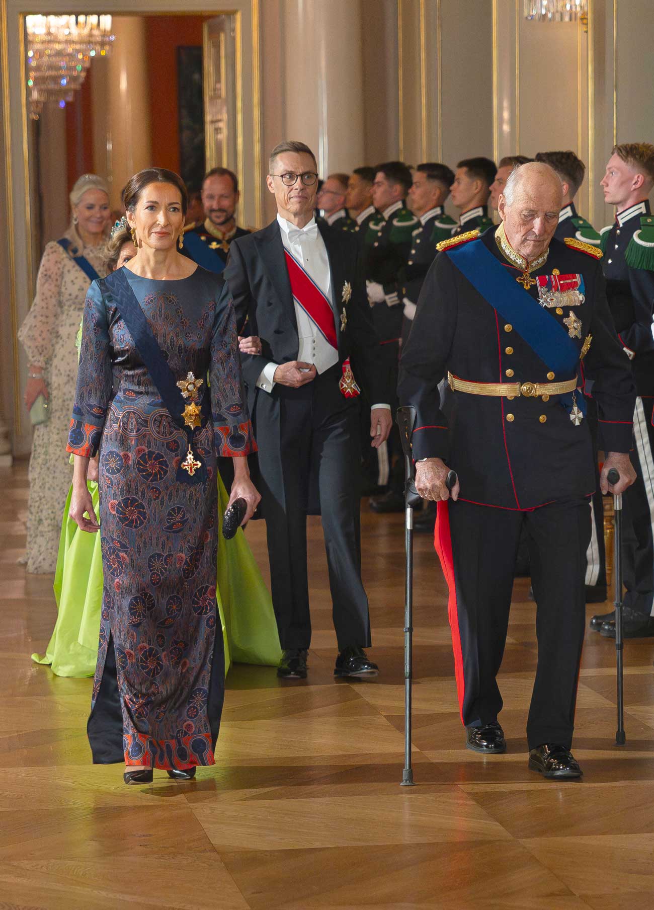 La reine Sonja porte son diadème d'émeraudes en l'honneur du président ...