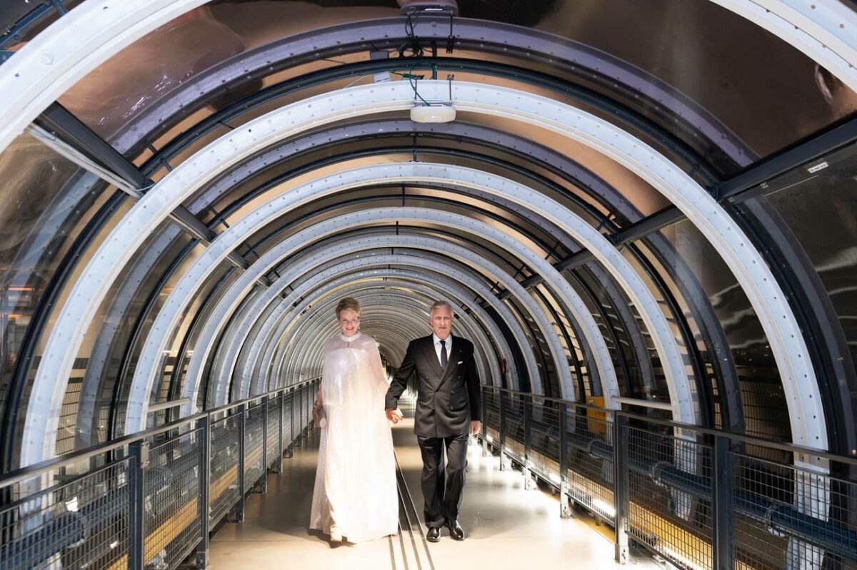 La reine Mathilde brillante au Centre Pompidou avec le roi Philippe et ...