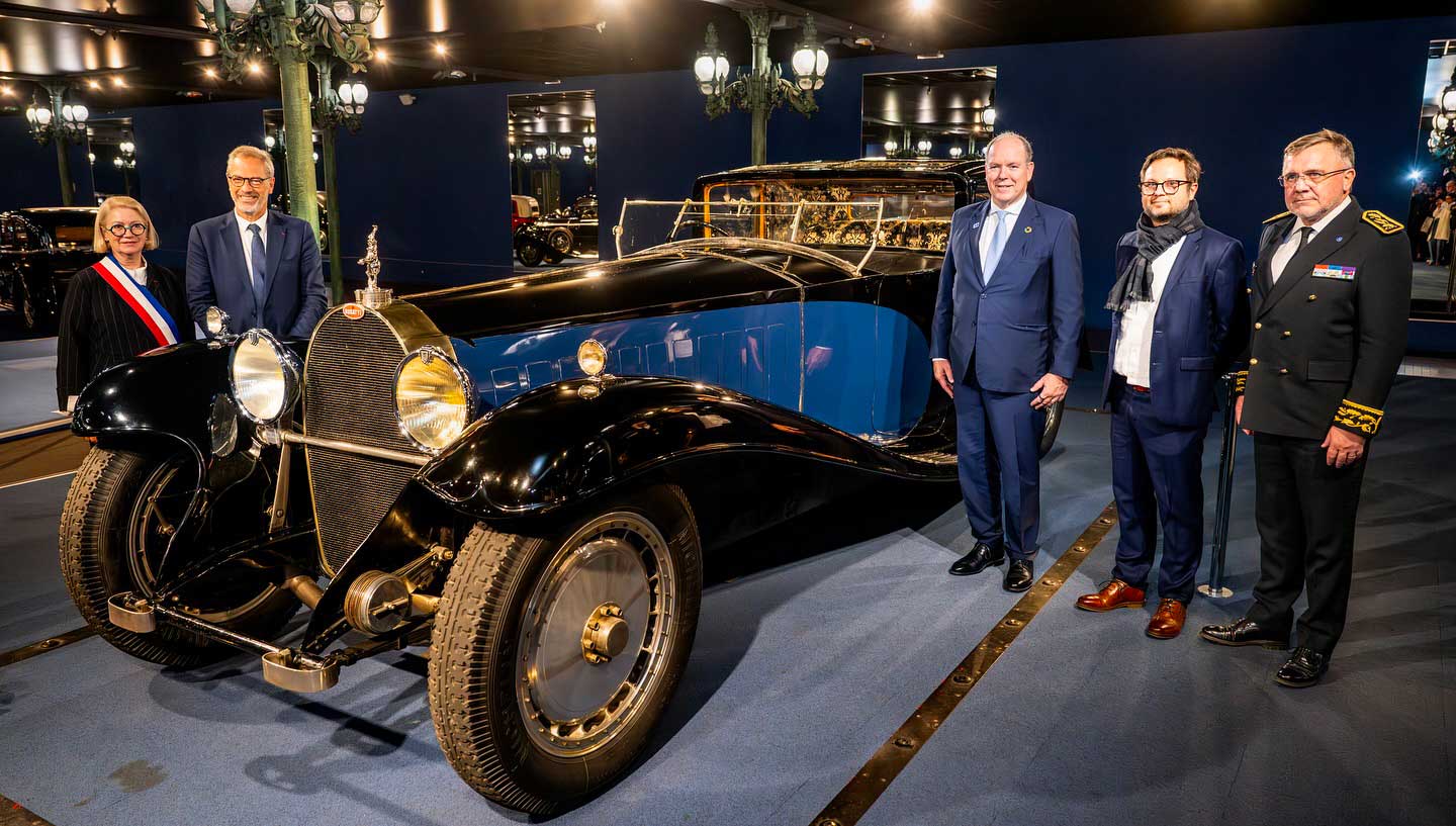 Le prince Albert II prête des voitures de sa collection privée à un ...