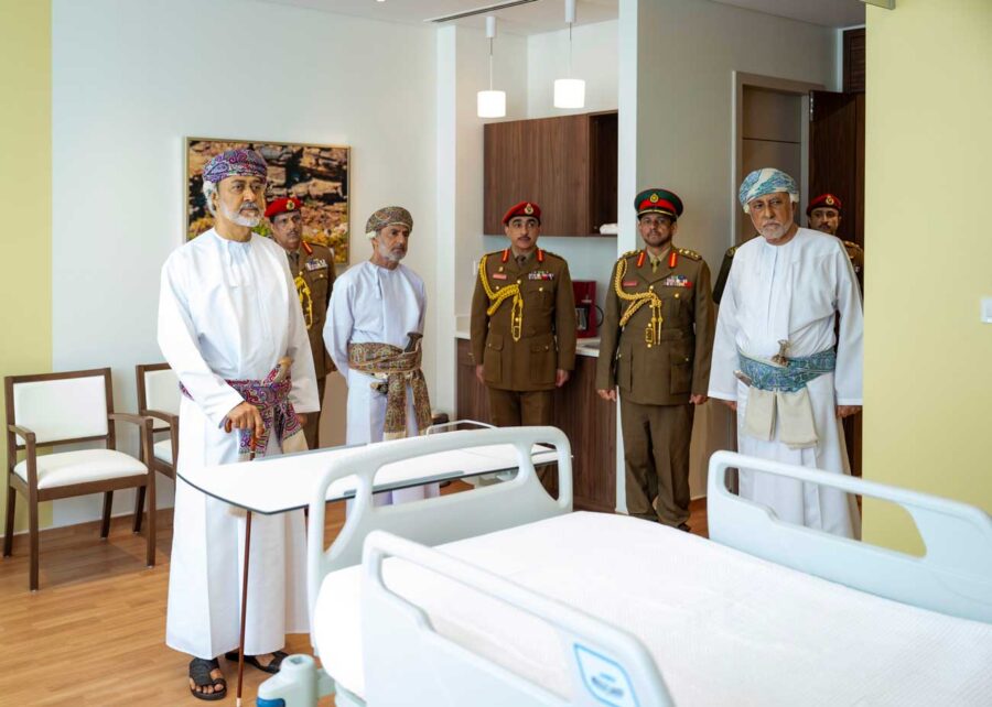 Le sultan d'Oman ouvre le nouvel hôpital militaire de Mascate