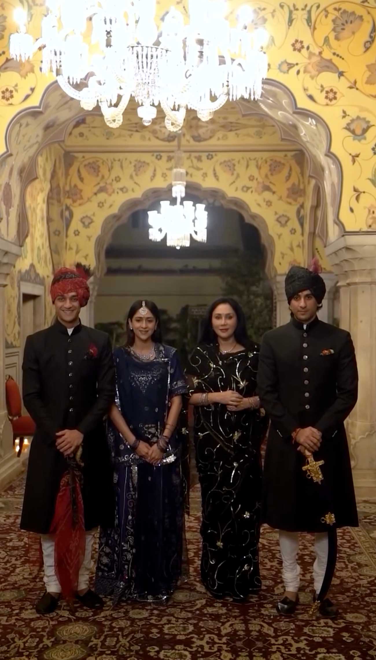 Le maharadja de Jaipur fête Divali dans la tradition au City Palace ...