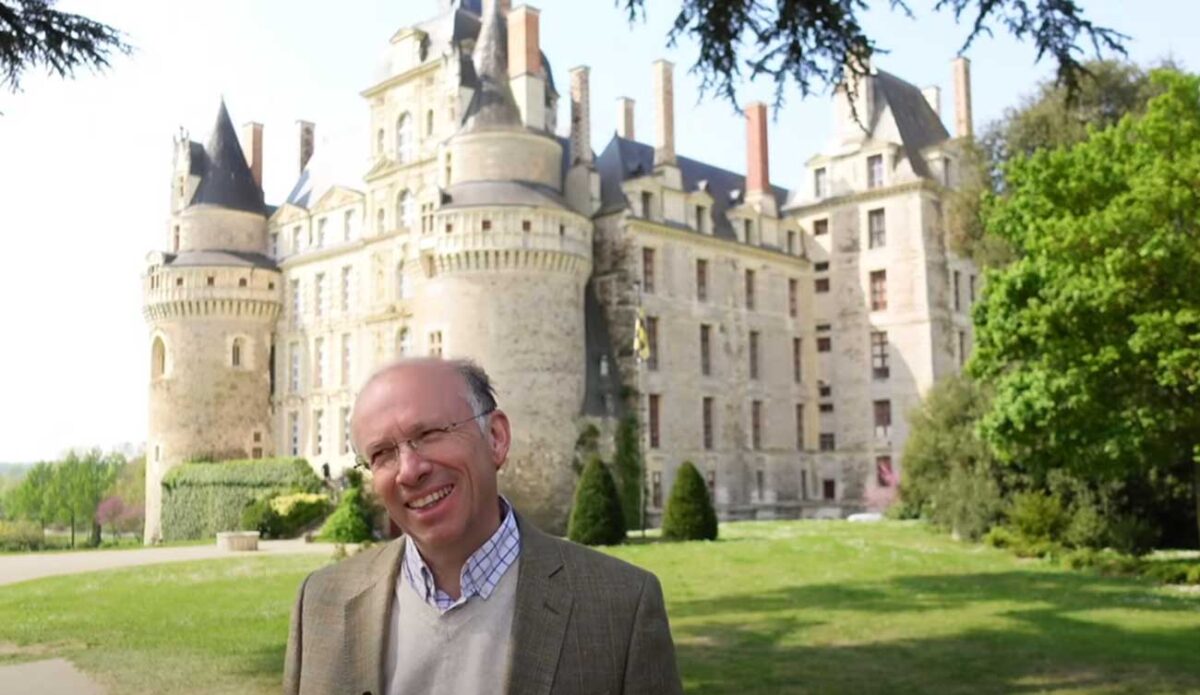 Le marquis de Brissac est fiancé à une comtesse