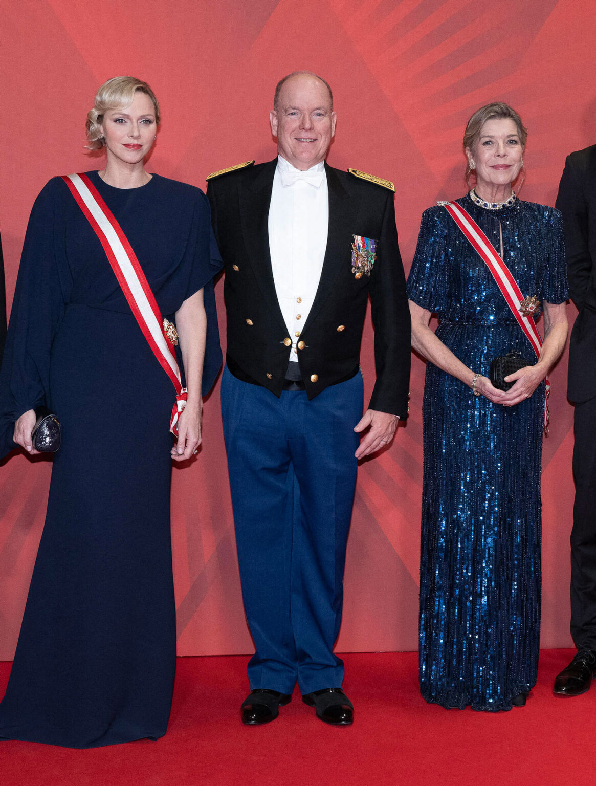 La princesse Caroline scintille aux côtés de ses enfants glamours au ...