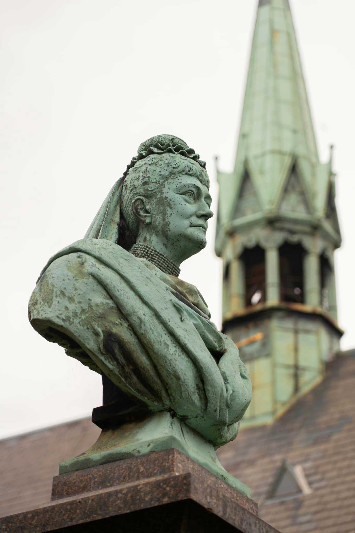 La reine Mary rend visite aux diaconesses pour perpétuer une tradition ...