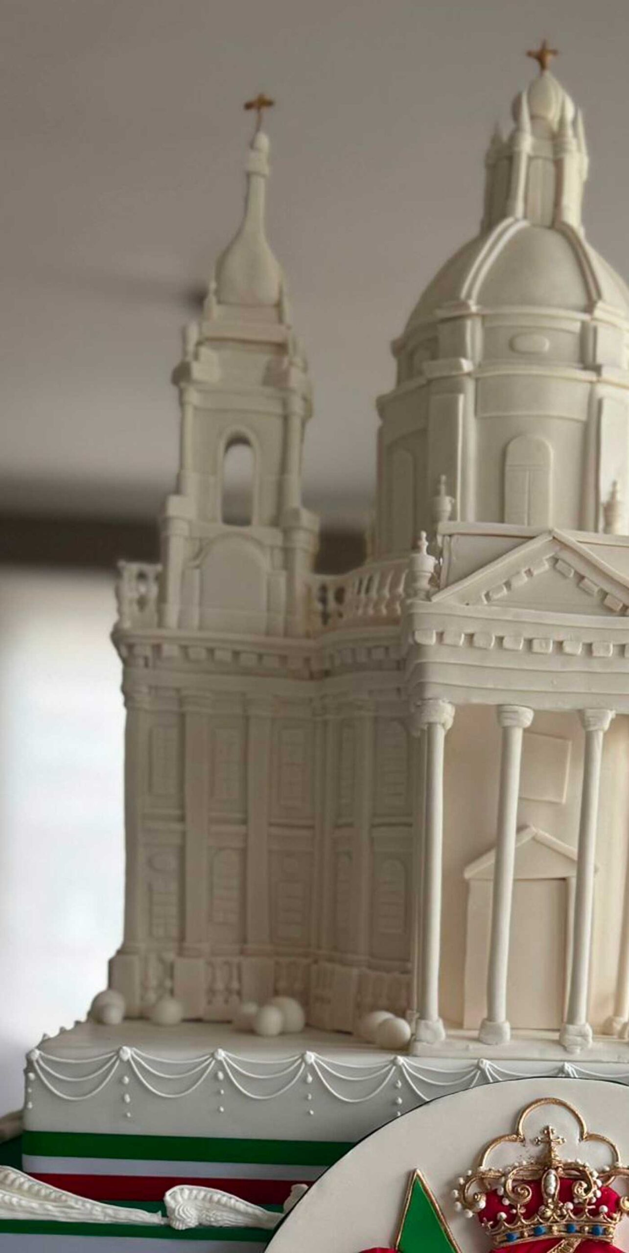 Le prince Emmanuel-Philibert et son épouse Clotilde réunis à Paris pour ...