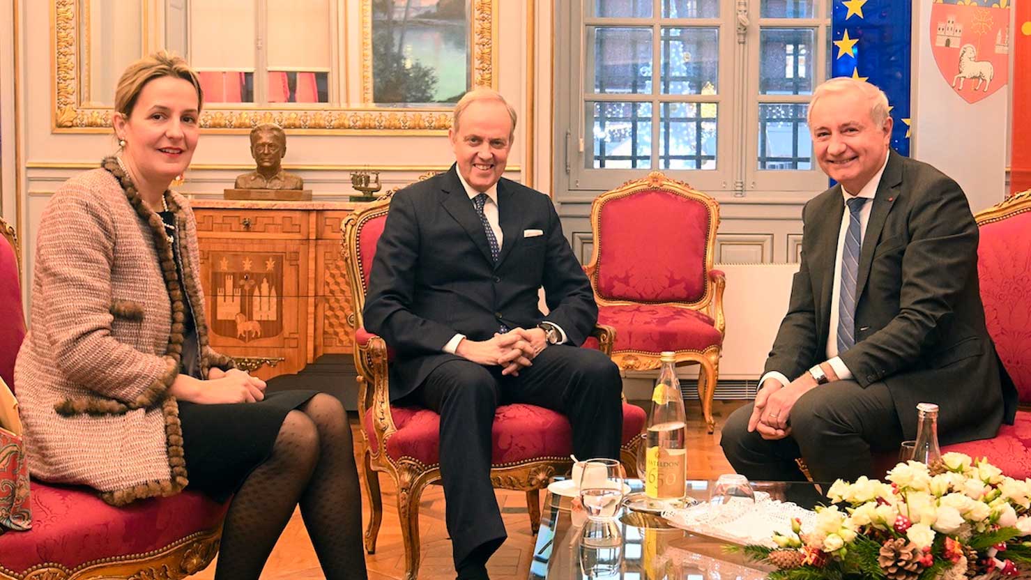 Le comte de Paris inaugure les plaques dédiées à Henri IV au Capitole ...