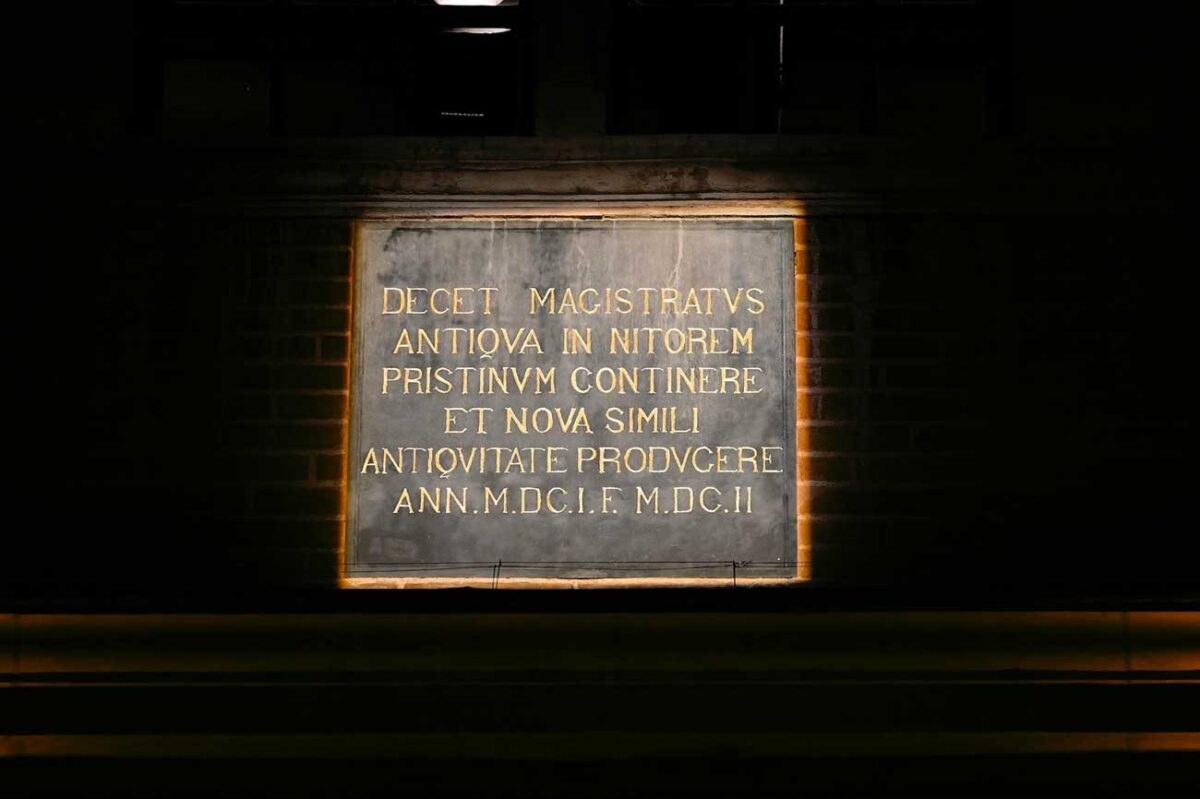 Le comte de Paris inaugure les plaques dédiées à Henri IV au Capitole ...