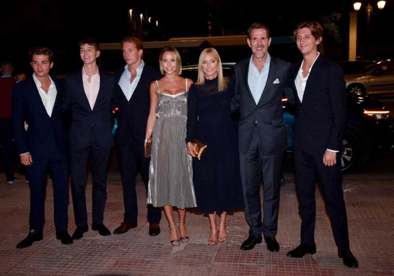 La famille royale grecque demande la nationalité grecque
