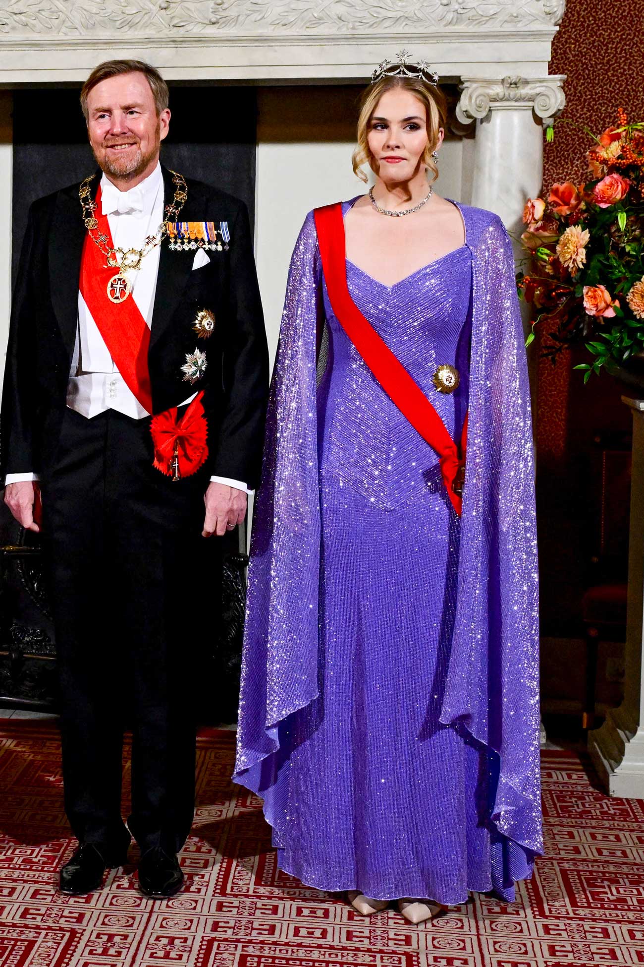 La princesse Amalia porte le diadème de mariage de sa mère et l'ordre ...