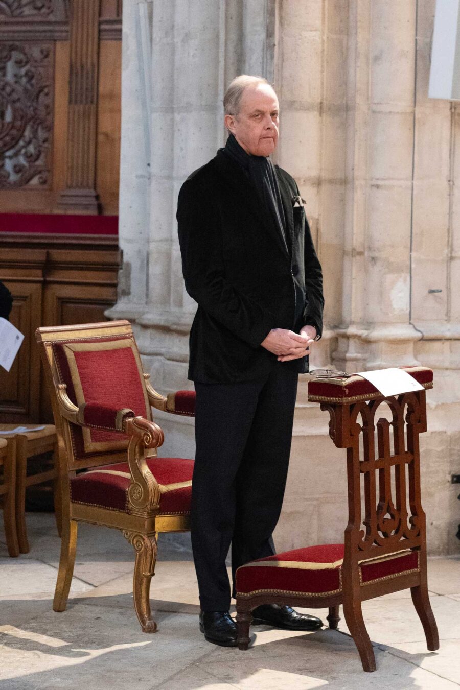 Le comte de Paris se recueille en mémoire du roi Louis XVI