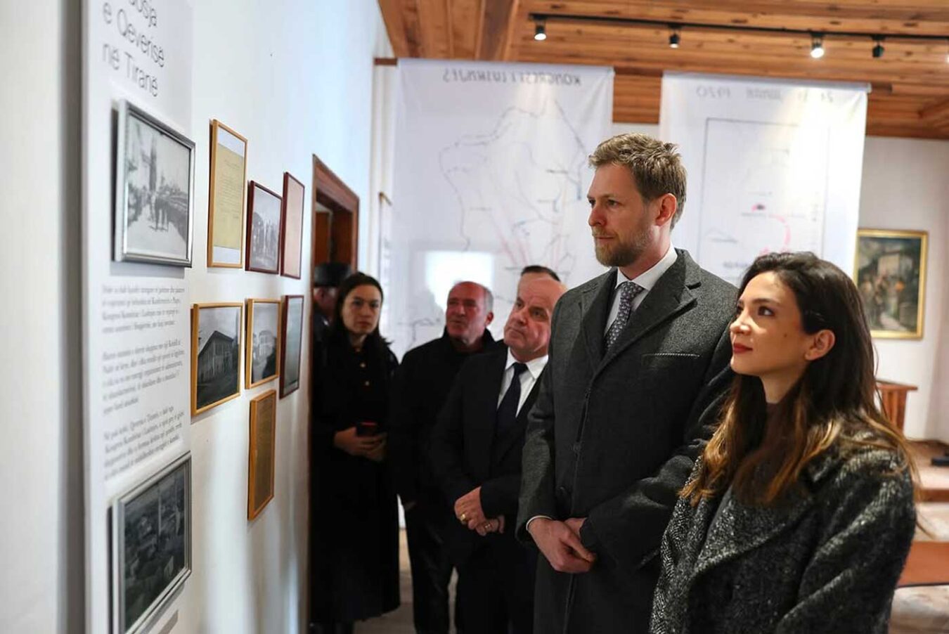 Le prince héritier Leka et sa compagne Blerta apparaissent ensemble ...