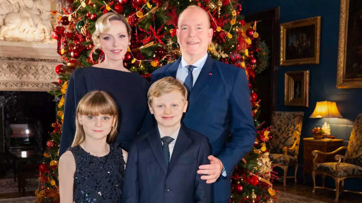 Charlène, Jacques et Gabriella de Monaco se joignent au prince Albert II pour conclure son ...