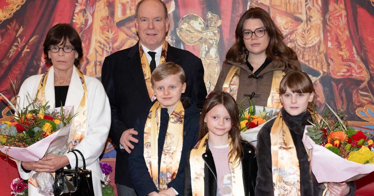 Jacques et Gabriella de Monaco invitent leur cousine Bodie au cirque avec la princesse Stéphanie ...