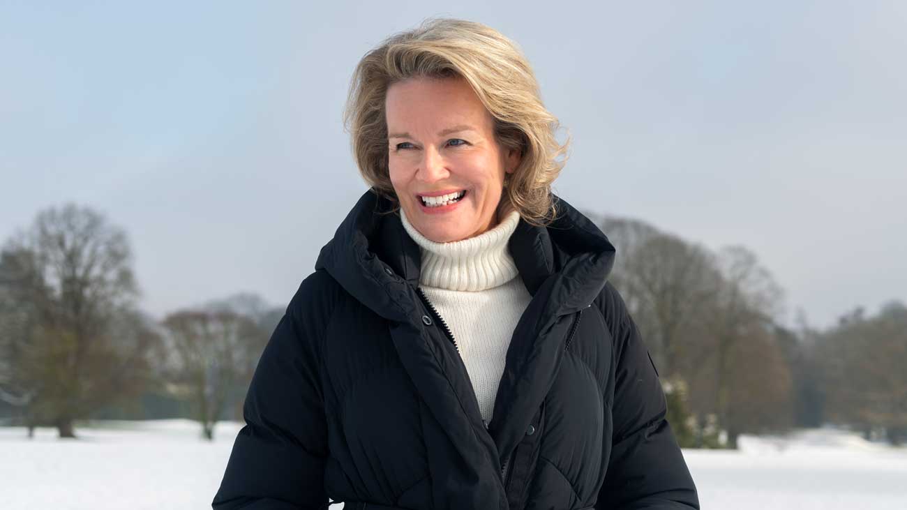 Nouvelles photos de la reine Mathilde dans la neige pour ses 52 ans