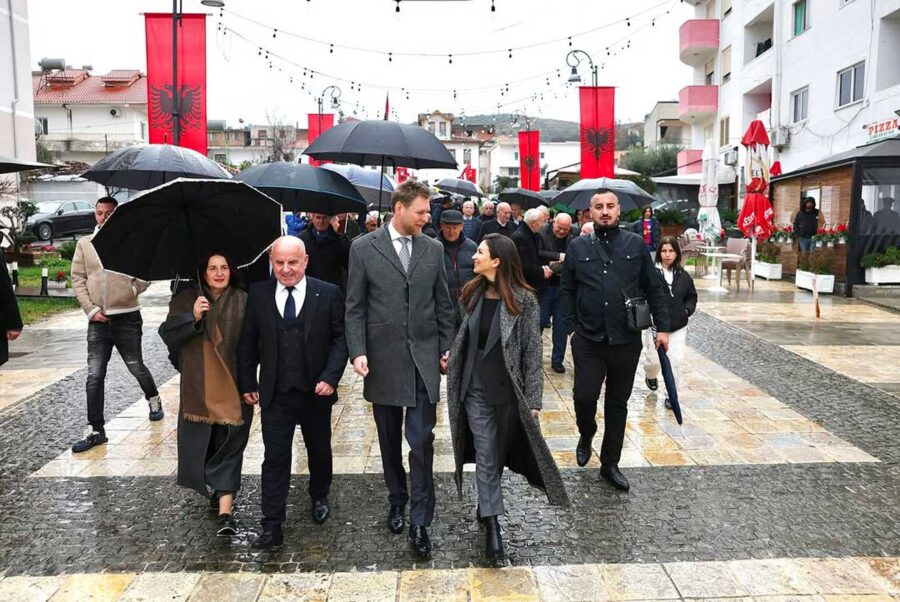 Le prince héritier Leka et sa compagne Blerta apparaissent ensemble ...