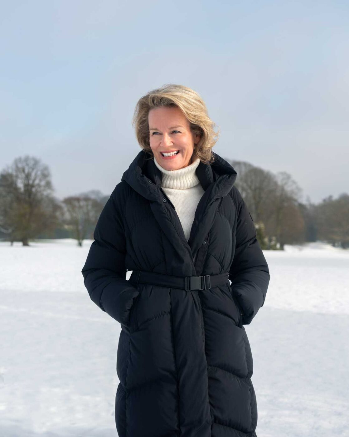 Nouvelles photos de la reine Mathilde dans la neige pour ses 52 ans