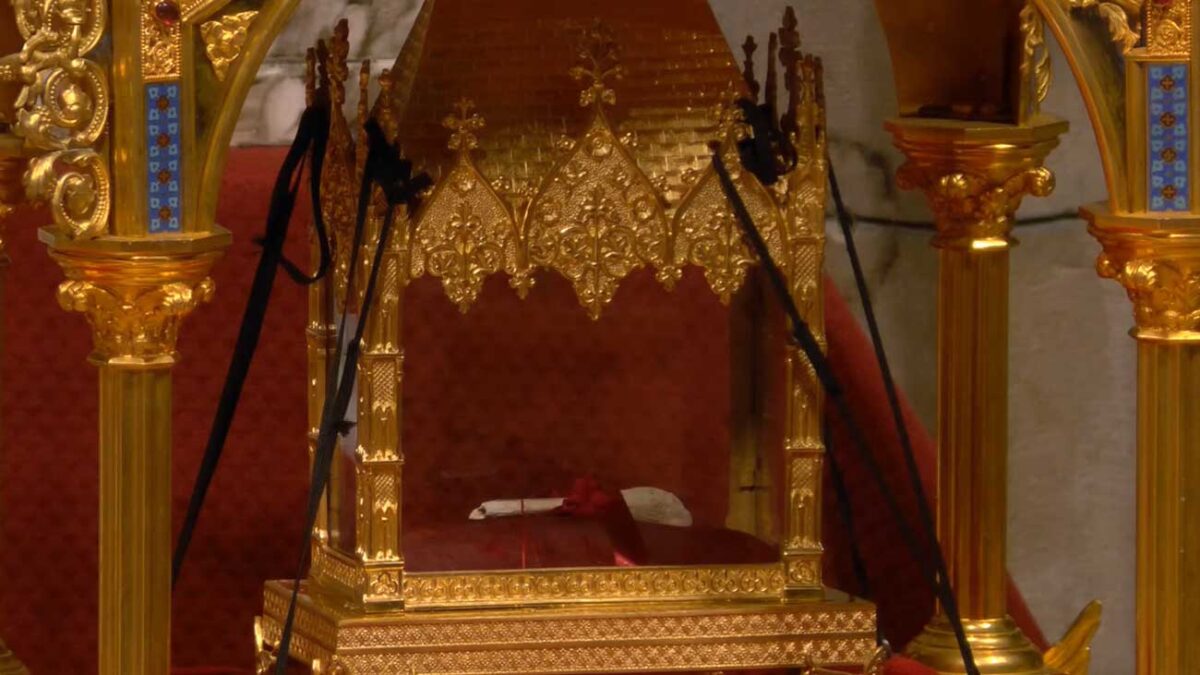 Le prince Albert II et la princesse Charlène en présence d'un haut ...