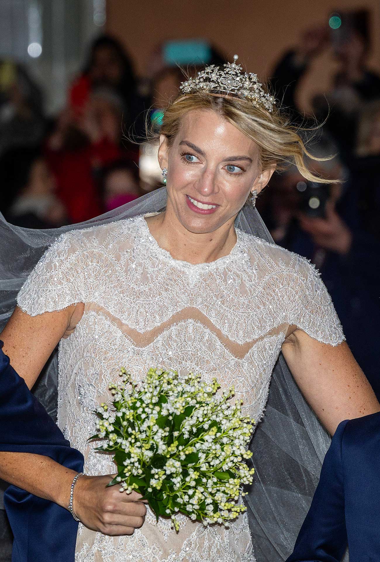 La reine Anne-Marie prête son diadème à sa nouvelle belle-fille Chrysi ...