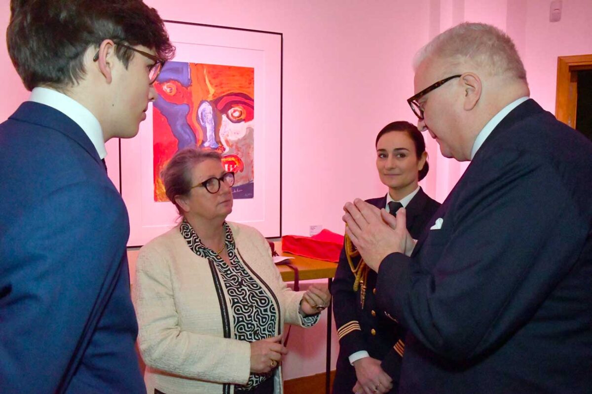 Le prince Gabriel, le prince Aymeric et le prince Laurent réunis autour ...
