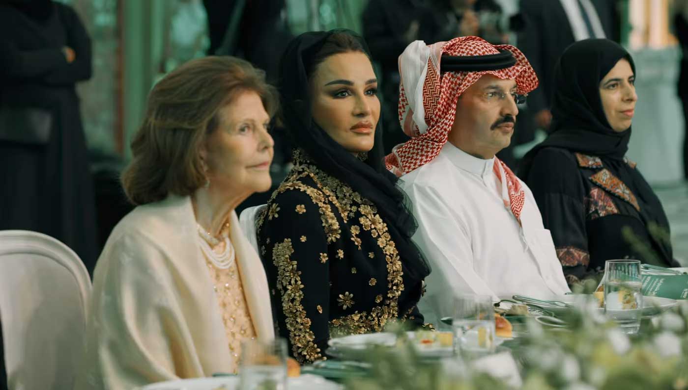 La reine Silvia de Suède et la cheikha Moza du Qatar : un duo royal ...