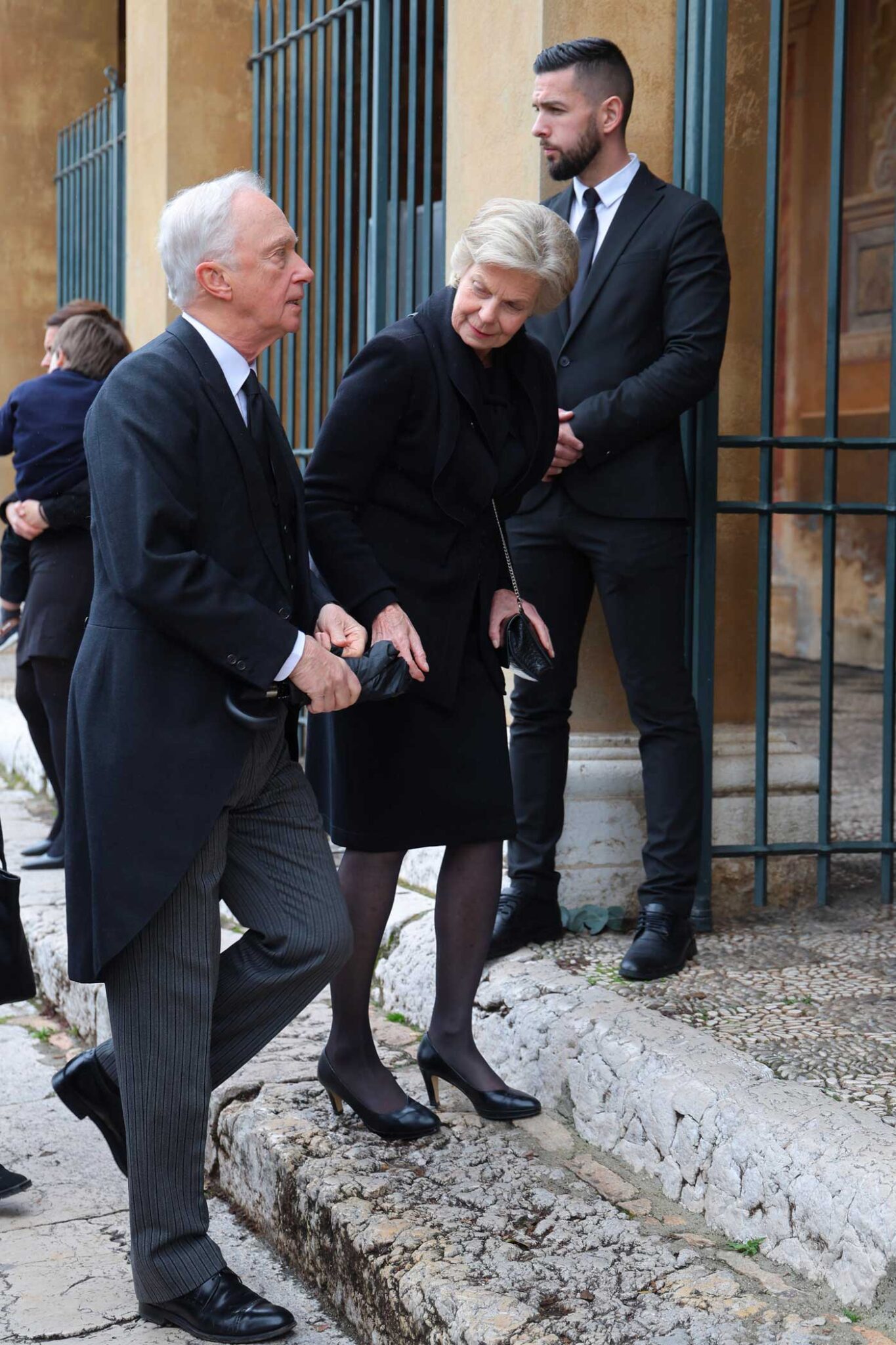 La famille impériale d'Autriche réunie aux obsèques de l'archiduchesse Estelle à Nice autour des ...