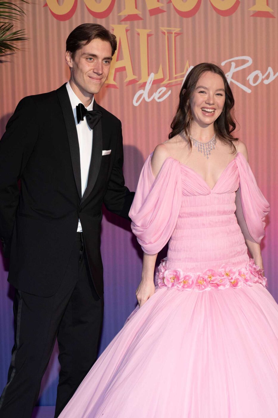 La princesse Alexandra de Hanovre porte une pluie de diamants Cartier à 350 000 euros au Bal de ...