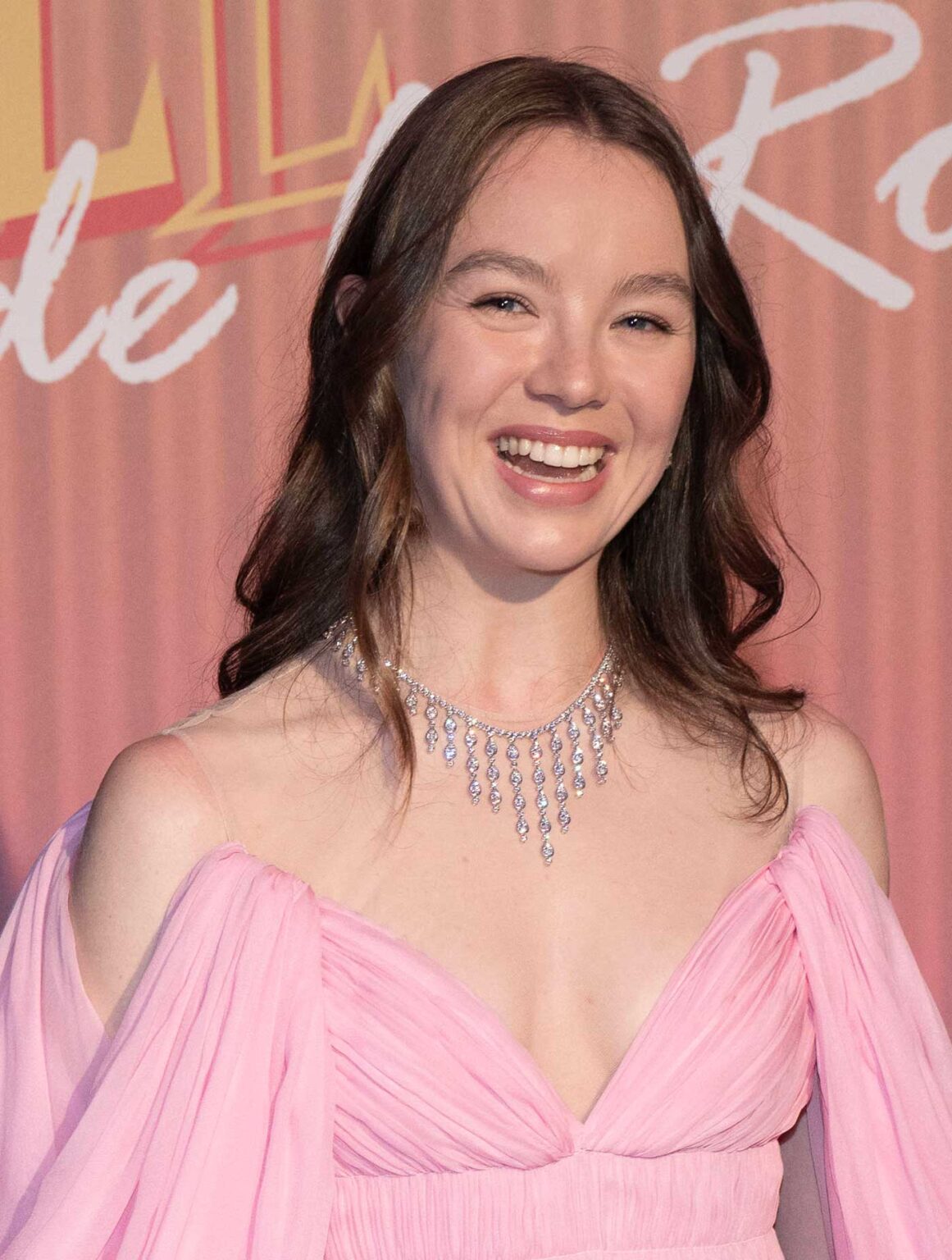 La princesse Alexandra de Hanovre porte une pluie de diamants Cartier à ...