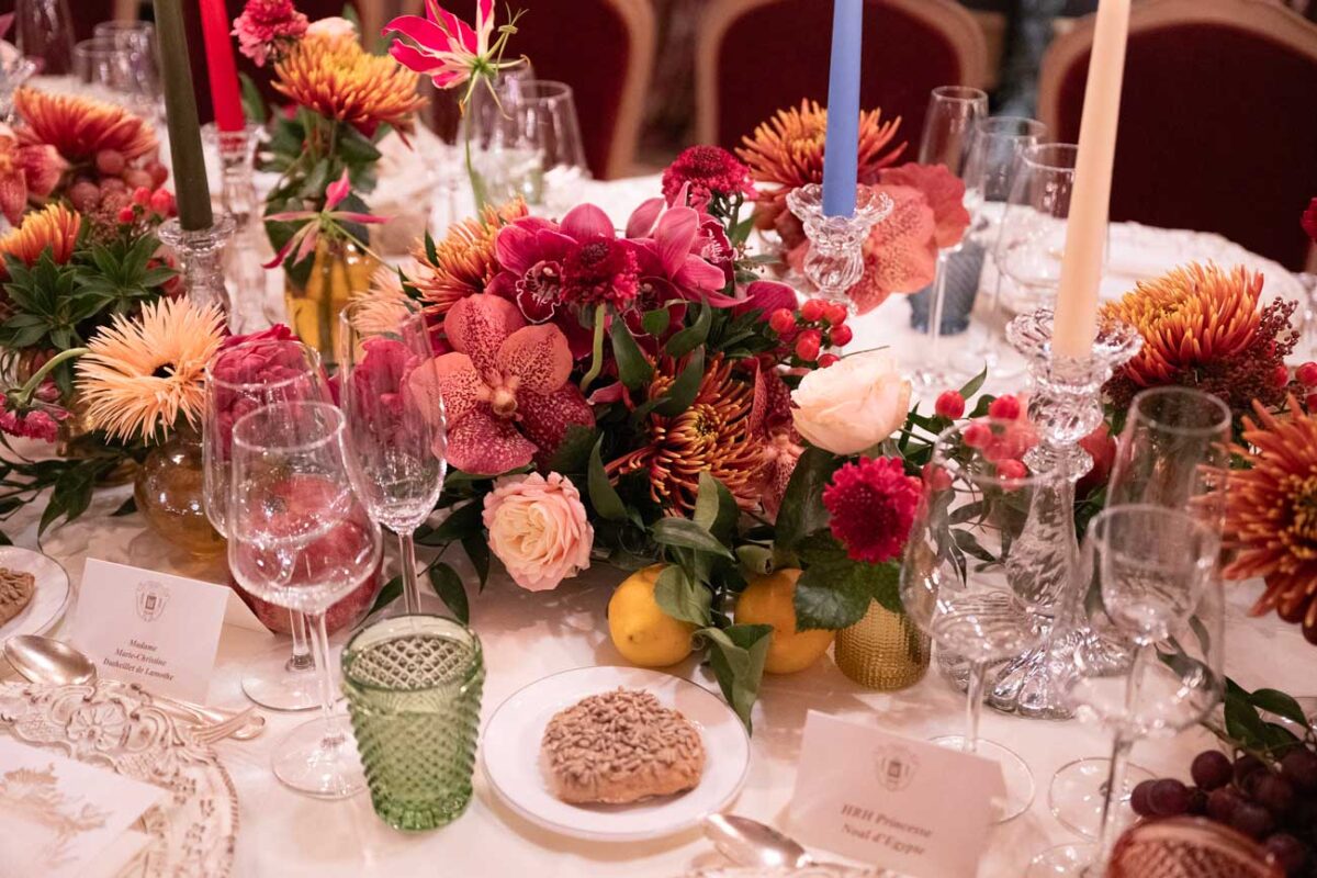 Le roi Fouad II, le comte de Paris et des princes de Liechtenstein ...