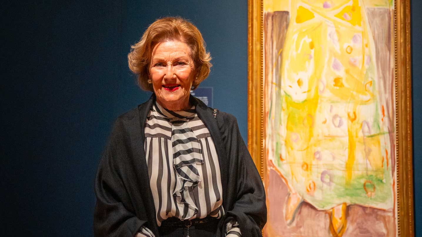 La reine Sonja découvre les portraits de Munch à Londres